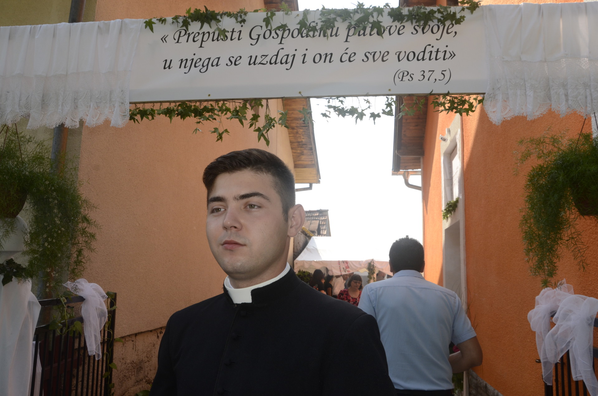 SUBOTA 18:00 Vlč. Luka Ćosić: Bogu se isplati reći 'DA' i računati s ...