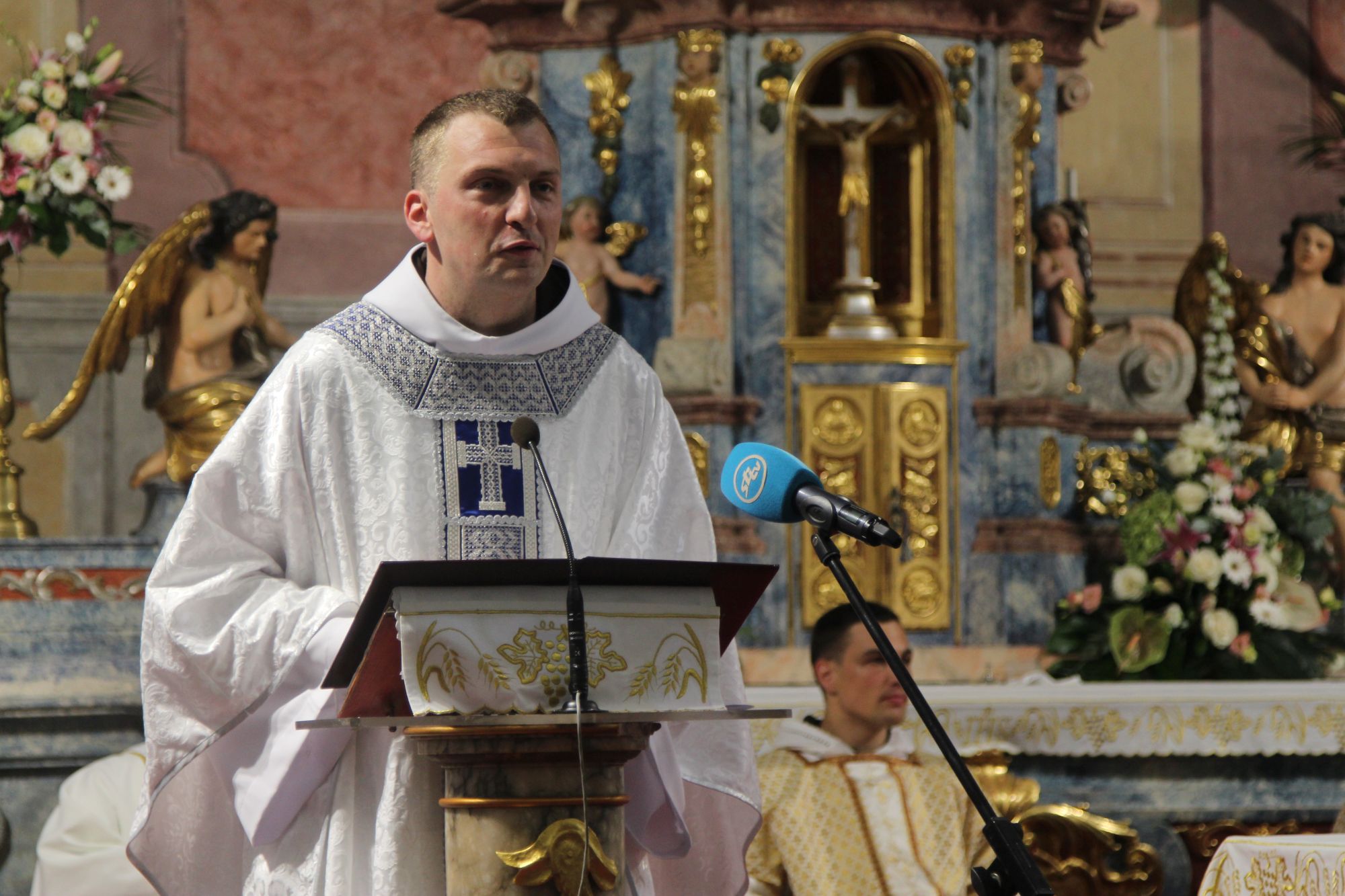 NEDJELJOM U 16:30 Kada je pobožan život isprazan i opasan? - HKR