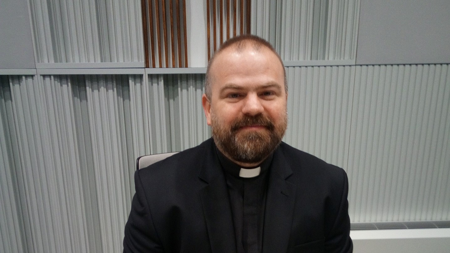 SUBOTA 20:00 Tko je Isus Krist? - HKR