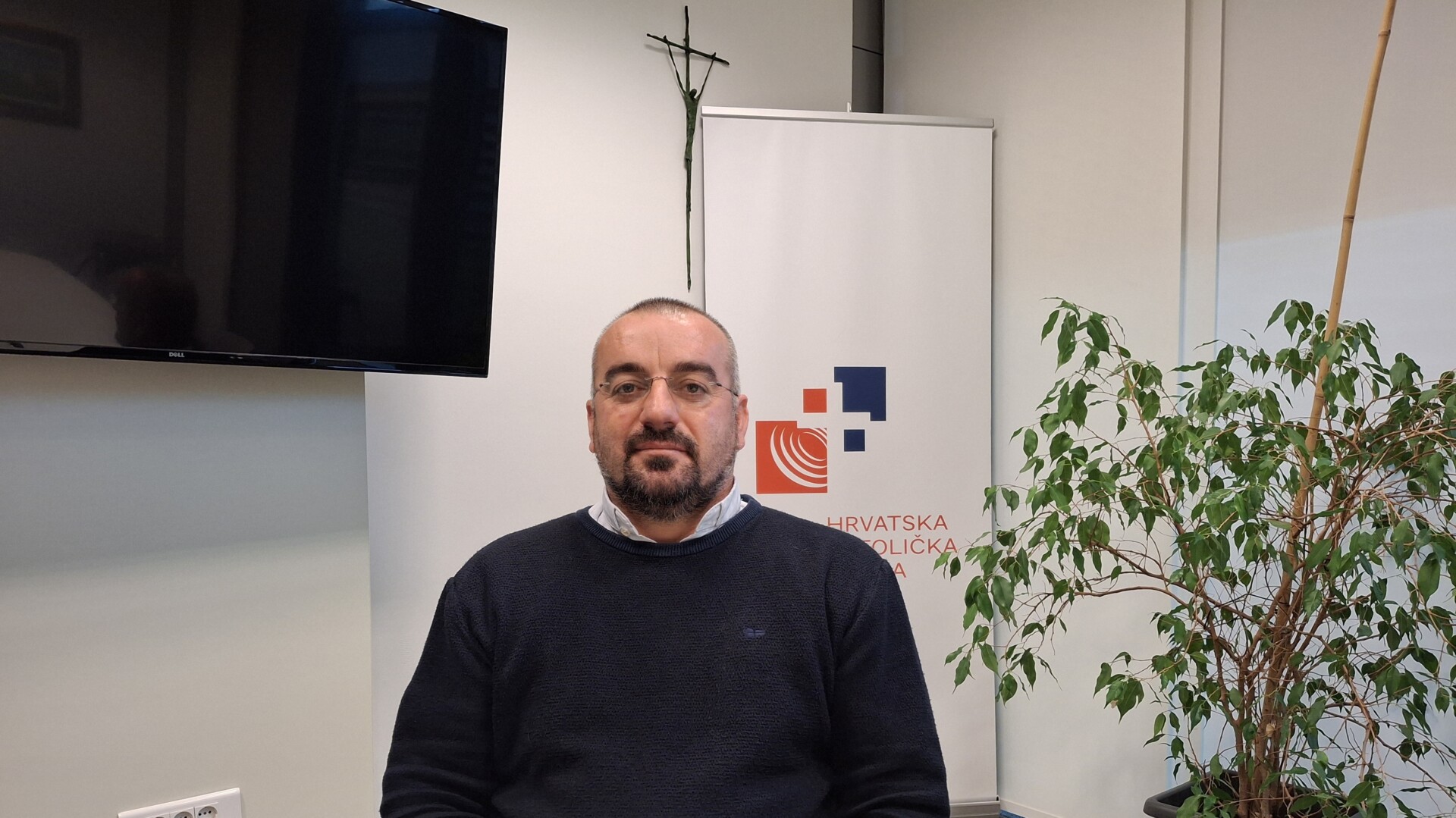 SUBOTA 18:00 don Goran Antunović – župnik u šest ličkih župa - HKR