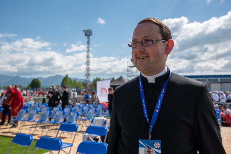 SVAKODNEVNO U 7:30 Isus opaža i daje lijek patnji - HKR